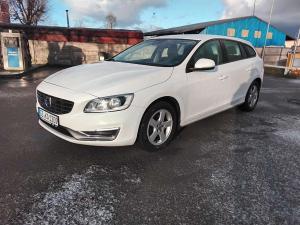 White Volvo V60 2014 in Siauliai, with an engine capacity of 1.98 L and mileage of 340 thousand km for 4900 €, photo 2 on AUTOMOTO.COM.LV