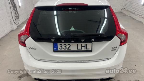 White Volvo V60 2014 in Tallinn, with an engine capacity of 2.40 L and mileage of 315 thousand km for 9990 €, photo 5 on AUTOMOTO.COM.LV