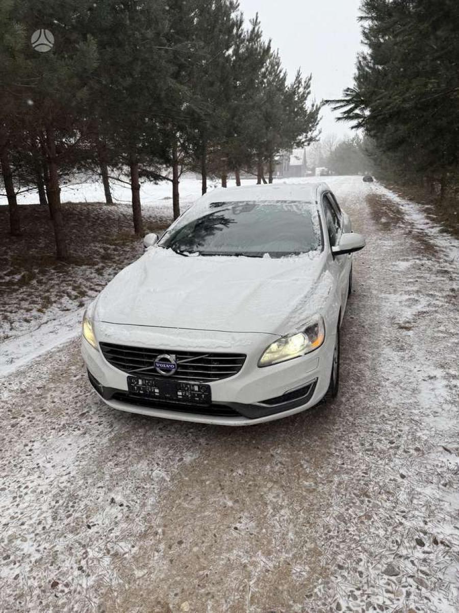 Balts Volvo V60 2014 Marijampole, ar dzinēja tilpumu 1.56 L un nobraukumu 187 tūkst. km par 6500 €, foto 1 vietnē AUTOMOTO.COM.LV