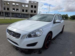 Balts Volvo V60 2014 Kretinga, ar dzinēja tilpumu 1.60 L un nobraukumu 224 tūkst. km par 4780 €, foto 10 vietnē AUTOMOTO.COM.LV