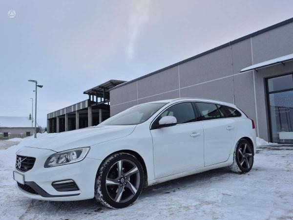 White Volvo V60 2014 in Raseiniai, with an engine capacity of 1.98 L and mileage of 257 thousand km for 7300 €, photo 4 on AUTOMOTO.COM.LV