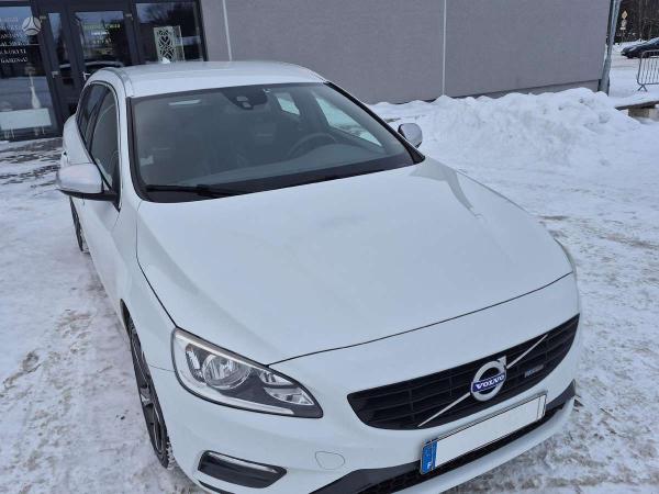 White Volvo V60 2014 in Raseiniai, with an engine capacity of 1.98 L and mileage of 257 thousand km for 7300 €, photo 8 on AUTOMOTO.COM.LV