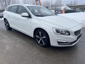 White Volvo V60 2014 in Kaunas, with an engine capacity of 1.97 L and mileage of 256 thousand km for 6950 €, photo 2 on AUTOMOTO.COM.LV