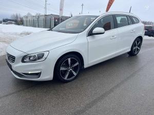 White Volvo V60 2014 in Kaunas, with an engine capacity of 1.97 L and mileage of 256 thousand km for 6950 €, photo 6 on AUTOMOTO.COM.LV