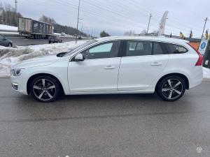 White Volvo V60 2014 in Kaunas, with an engine capacity of 1.97 L and mileage of 256 thousand km for 6950 €, photo 8 on AUTOMOTO.COM.LV