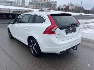 White Volvo V60 2014 in Kaunas, with an engine capacity of 1.97 L and mileage of 256 thousand km for 6950 €, photo 11 on AUTOMOTO.COM.LV