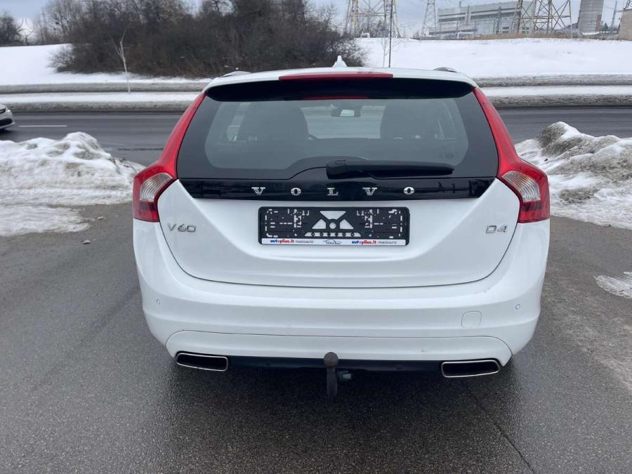White Volvo V60 2014 in Kaunas, with an engine capacity of 1.97 L and mileage of 256 thousand km for 6950 €, photo 12 on AUTOMOTO.COM.LV