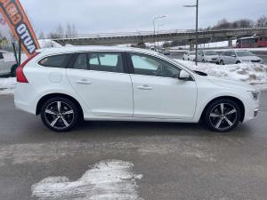 White Volvo V60 2014 in Kaunas, with an engine capacity of 1.97 L and mileage of 256 thousand km for 6950 €, photo 16 on AUTOMOTO.COM.LV