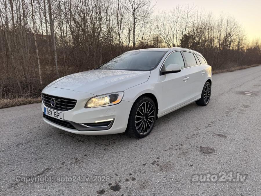 Balts Volvo V60 2014 Tallina, ar dzinēja tilpumu 2.40 L un nobraukumu 189 tūkst. km par 9600 €, foto 3 vietnē AUTOMOTO.COM.LV