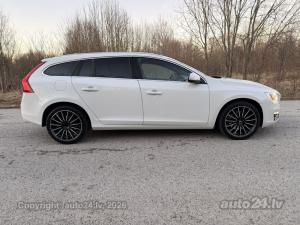 Balts Volvo V60 2014 Tallina, ar dzinēja tilpumu 2.40 L un nobraukumu 189 tūkst. km par 9600 €, foto 7 vietnē AUTOMOTO.COM.LV