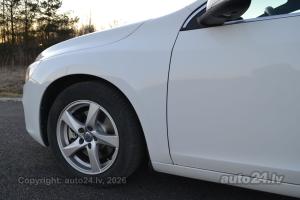 Белый Вольво B60 2014 в Таллин, объемом двигателя 2.00 л и пробегом 331 тыс. км за 5900 €, фото 12 на AUTOMOTO.COM.LV