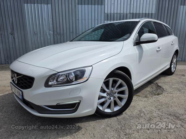 Balts Volvo V60 2014 Tallina, ar dzinēja tilpumu 2.00 L un nobraukumu 261 tūkst. km par 8290 €, foto 2 vietnē AUTOMOTO.COM.LV