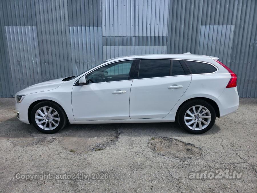 Белый Вольво B60 2014 в Таллин, объемом двигателя 2.00 л и пробегом 261 тыс. км за 8290 €, фото 5 на AUTOMOTO.COM.LV