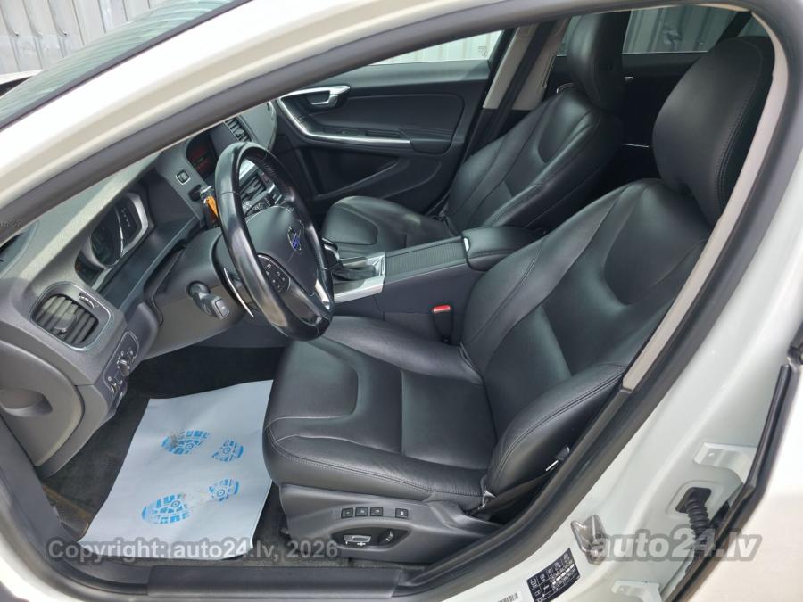 Белый Вольво B60 2014 в Таллин, объемом двигателя 2.00 л и пробегом 261 тыс. км за 8290 €, фото 10 на AUTOMOTO.COM.LV