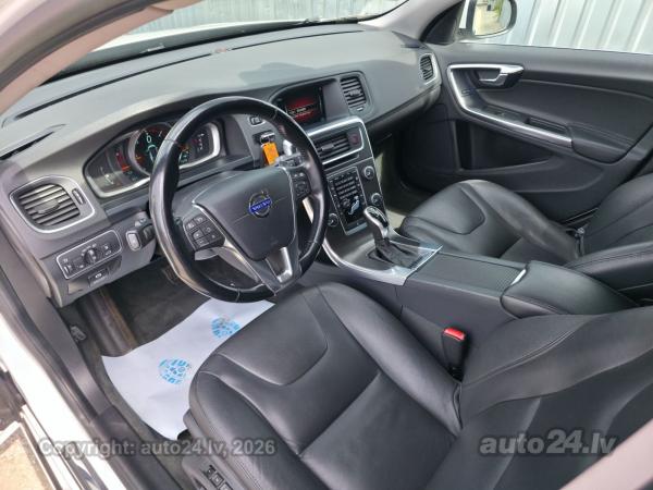 Balts Volvo V60 2014 Tallina, ar dzinēja tilpumu 2.00 L un nobraukumu 261 tūkst. km par 8290 €, foto 10 vietnē AUTOMOTO.COM.LV