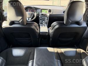 Balts Volvo V60 2014 Rīga, ar dzinēja tilpumu 2.00 L un nobraukumu 262 tūkst. km par 7390 €, foto 10 vietnē AUTOMOTO.COM.LV