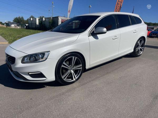 White Volvo V60 2014 in Kaunas, with an engine capacity of 1.96 L and mileage of 268 thousand km for 6950 €, photo 2 on AUTOMOTO.COM.LV