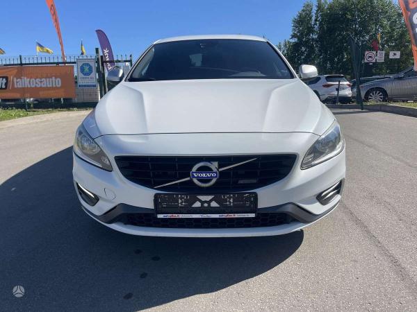 White Volvo V60 2014 in Kaunas, with an engine capacity of 1.96 L and mileage of 268 thousand km for 6950 €, photo 4 on AUTOMOTO.COM.LV