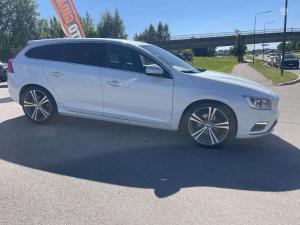 White Volvo V60 2014 in Kaunas, with an engine capacity of 1.96 L and mileage of 268 thousand km for 6950 €, photo 7 on AUTOMOTO.COM.LV