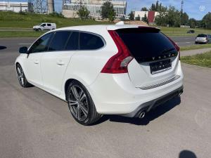 White Volvo V60 2014 in Kaunas, with an engine capacity of 1.96 L and mileage of 268 thousand km for 6950 €, photo 13 on AUTOMOTO.COM.LV