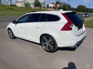 White Volvo V60 2014 in Kaunas, with an engine capacity of 1.96 L and mileage of 268 thousand km for 6950 €, photo 14 on AUTOMOTO.COM.LV