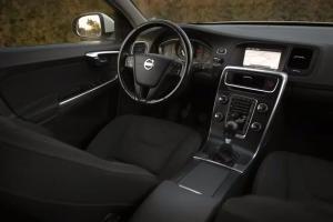 Balts Volvo V60 2014 Jelgava, ar dzinēja tilpumu 1.60 L un nobraukumu 198 tūkst. km par 6600 €, foto 8 vietnē AUTOMOTO.COM.LV