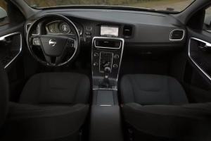 Balts Volvo V60 2014 Jelgava, ar dzinēja tilpumu 1.60 L un nobraukumu 198 tūkst. km par 6600 €, foto 9 vietnē AUTOMOTO.COM.LV