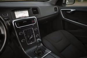 Balts Volvo V60 2014 Jelgava, ar dzinēja tilpumu 1.60 L un nobraukumu 198 tūkst. km par 6600 €, foto 11 vietnē AUTOMOTO.COM.LV