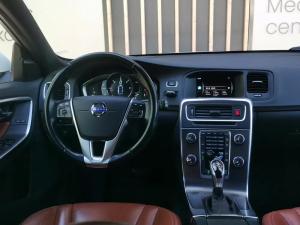 White Volvo V60 2014 in Riga, with an engine capacity of 2.40 L and mileage of 216 thousand km for 12490 €, photo 9 on AUTOMOTO.COM.LV