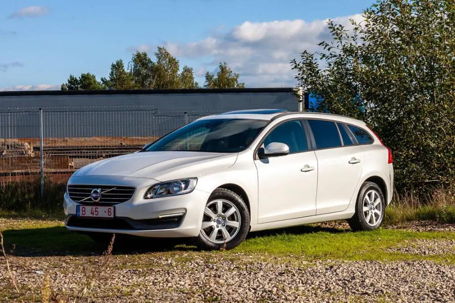 Белый Вольво B60 2014 в Рига, объемом двигателя 1.60 л и пробегом 240 тыс. км за 8495 €, фото 4 на AUTOMOTO.COM.LV