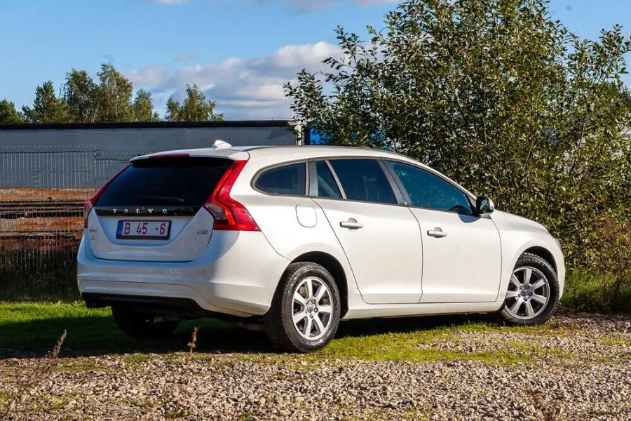 Белый Вольво B60 2014 в Рига, объемом двигателя 1.60 л и пробегом 240 тыс. км за 8495 €, фото 5 на AUTOMOTO.COM.LV