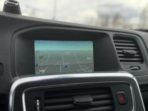 Balts Volvo V60 2014 Rīga, ar dzinēja tilpumu 2.40 L un nobraukumu 229 tūkst. km par 9990 €, foto 8 vietnē AUTOMOTO.COM.LV
