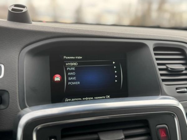 White Volvo V60 2014 in Riga, with an engine capacity of 2.40 L and mileage of 229 thousand km for 9990 €, photo 9 on AUTOMOTO.COM.LV