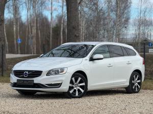 Balts Volvo V60 2014 Rīga, ar dzinēja tilpumu 2.40 L un nobraukumu 229 tūkst. km par 9990 €, foto 11 vietnē AUTOMOTO.COM.LV