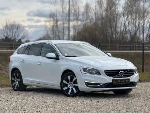 Balts Volvo V60 2014 Rīga, ar dzinēja tilpumu 2.40 L un nobraukumu 229 tūkst. km par 9990 €, foto 12 vietnē AUTOMOTO.COM.LV