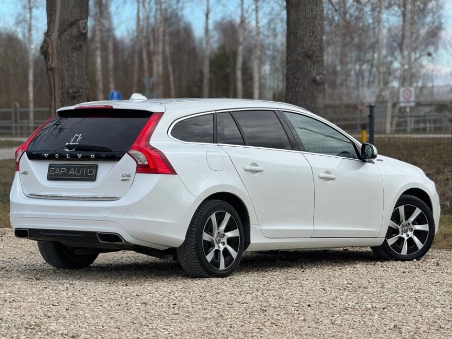 Balts Volvo V60 2014 Rīga, ar dzinēja tilpumu 2.40 L un nobraukumu 229 tūkst. km par 9990 €, foto 15 vietnē AUTOMOTO.COM.LV