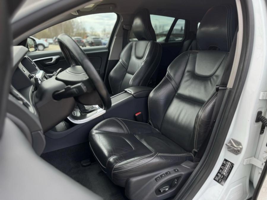 Balts Volvo V60 2014 Rīga, ar dzinēja tilpumu 2.40 L un nobraukumu 229 tūkst. km par 9990 €, foto 16 vietnē AUTOMOTO.COM.LV