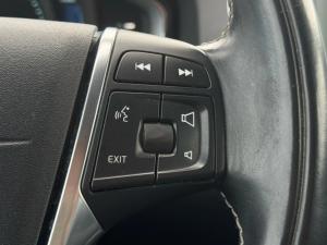Balts Volvo V60 2014 Rīga, ar dzinēja tilpumu 2.40 L un nobraukumu 229 tūkst. km par 9990 €, foto 20 vietnē AUTOMOTO.COM.LV