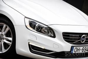 Balts Volvo V60 2014 Jelgava, ar dzinēja tilpumu 2.40 L un nobraukumu 0 tūkst. km par 9190 €, foto 6 vietnē AUTOMOTO.COM.LV