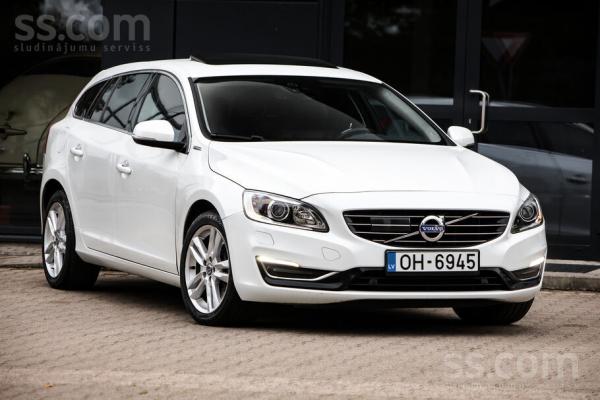Balts Volvo V60 2014 Jelgava, ar dzinēja tilpumu 2.40 L un nobraukumu 0 tūkst. km par 9190 €, foto 6 vietnē AUTOMOTO.COM.LV