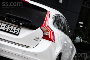 Balts Volvo V60 2014 Jelgava, ar dzinēja tilpumu 2.40 L un nobraukumu 0 tūkst. km par 9190 €, foto 10 vietnē AUTOMOTO.COM.LV