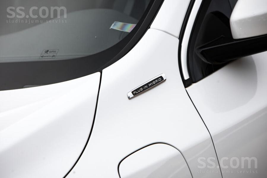 Balts Volvo V60 2014 Jelgava, ar dzinēja tilpumu 2.40 L un nobraukumu 0 tūkst. km par 9190 €, foto 15 vietnē AUTOMOTO.COM.LV