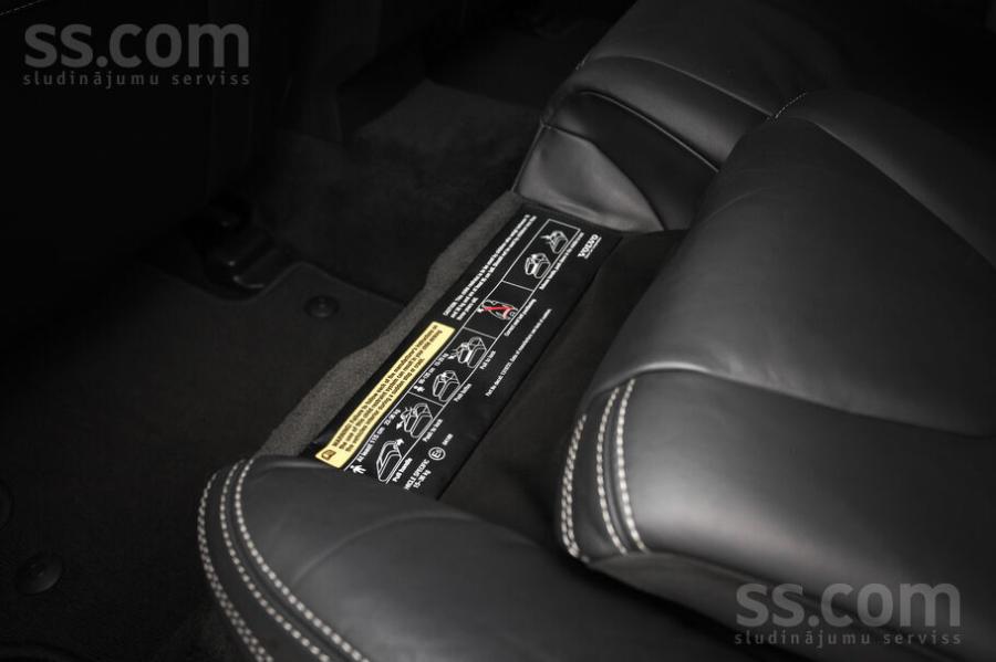 Balts Volvo V60 2014 Jelgava, ar dzinēja tilpumu 2.40 L un nobraukumu 0 tūkst. km par 9190 €, foto 18 vietnē AUTOMOTO.COM.LV