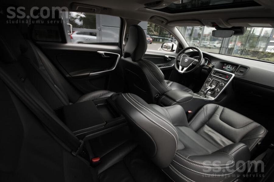 Balts Volvo V60 2014 Jelgava, ar dzinēja tilpumu 2.40 L un nobraukumu 0 tūkst. km par 9190 €, foto 26 vietnē AUTOMOTO.COM.LV