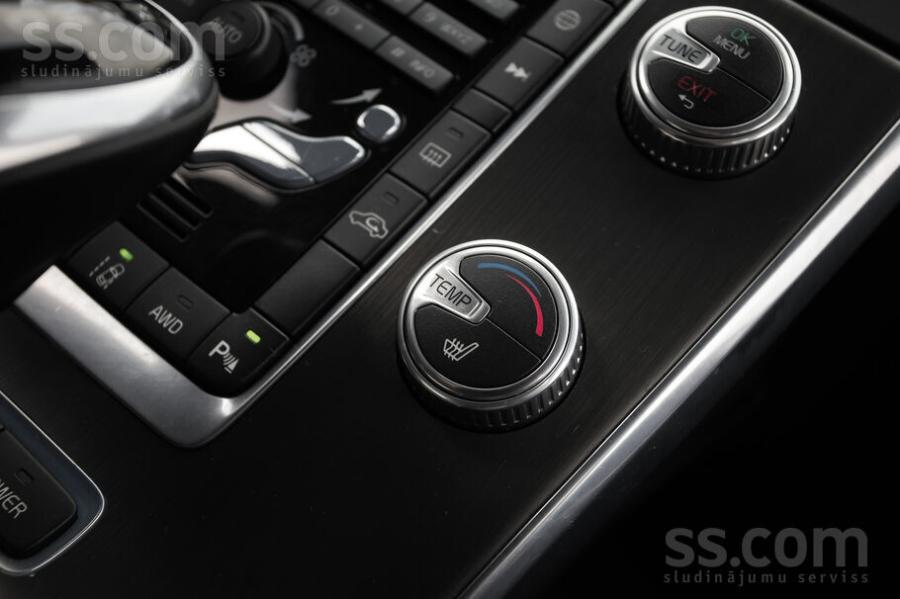 Balts Volvo V60 2014 Jelgava, ar dzinēja tilpumu 2.40 L un nobraukumu 0 tūkst. km par 9190 €, foto 31 vietnē AUTOMOTO.COM.LV