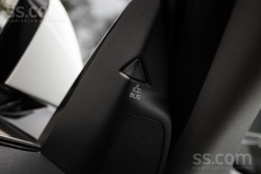 Balts Volvo V60 2014 Jelgava, ar dzinēja tilpumu 2.40 L un nobraukumu 0 tūkst. km par 9190 €, foto 32 vietnē AUTOMOTO.COM.LV