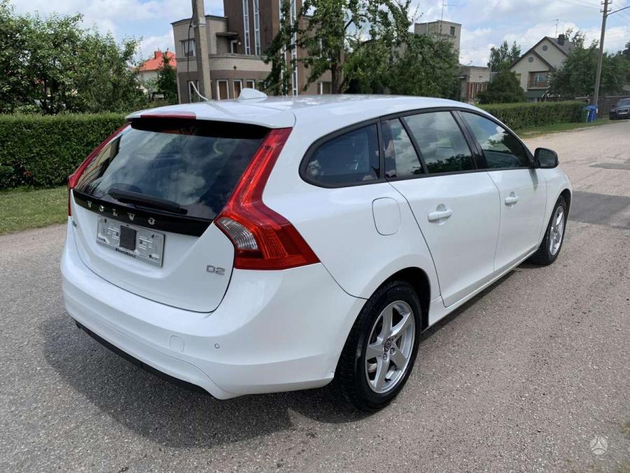Balts Volvo V60 2014 Ukmergė, ar dzinēja tilpumu 1.56 L un nobraukumu 265 tūkst. km par 5200 €, foto 8 vietnē AUTOMOTO.COM.LV