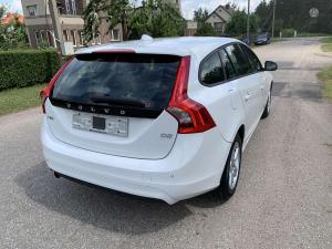 Balts Volvo V60 2014 Ukmergė, ar dzinēja tilpumu 1.56 L un nobraukumu 265 tūkst. km par 5200 €, foto 13 vietnē AUTOMOTO.COM.LV