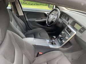 Balts Volvo V60 2014 Ukmergė, ar dzinēja tilpumu 1.56 L un nobraukumu 265 tūkst. km par 5200 €, foto 18 vietnē AUTOMOTO.COM.LV