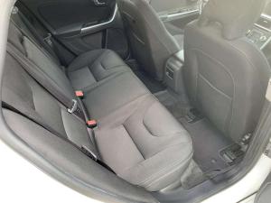 Balts Volvo V60 2014 Ukmergė, ar dzinēja tilpumu 1.56 L un nobraukumu 265 tūkst. km par 5200 €, foto 19 vietnē AUTOMOTO.COM.LV